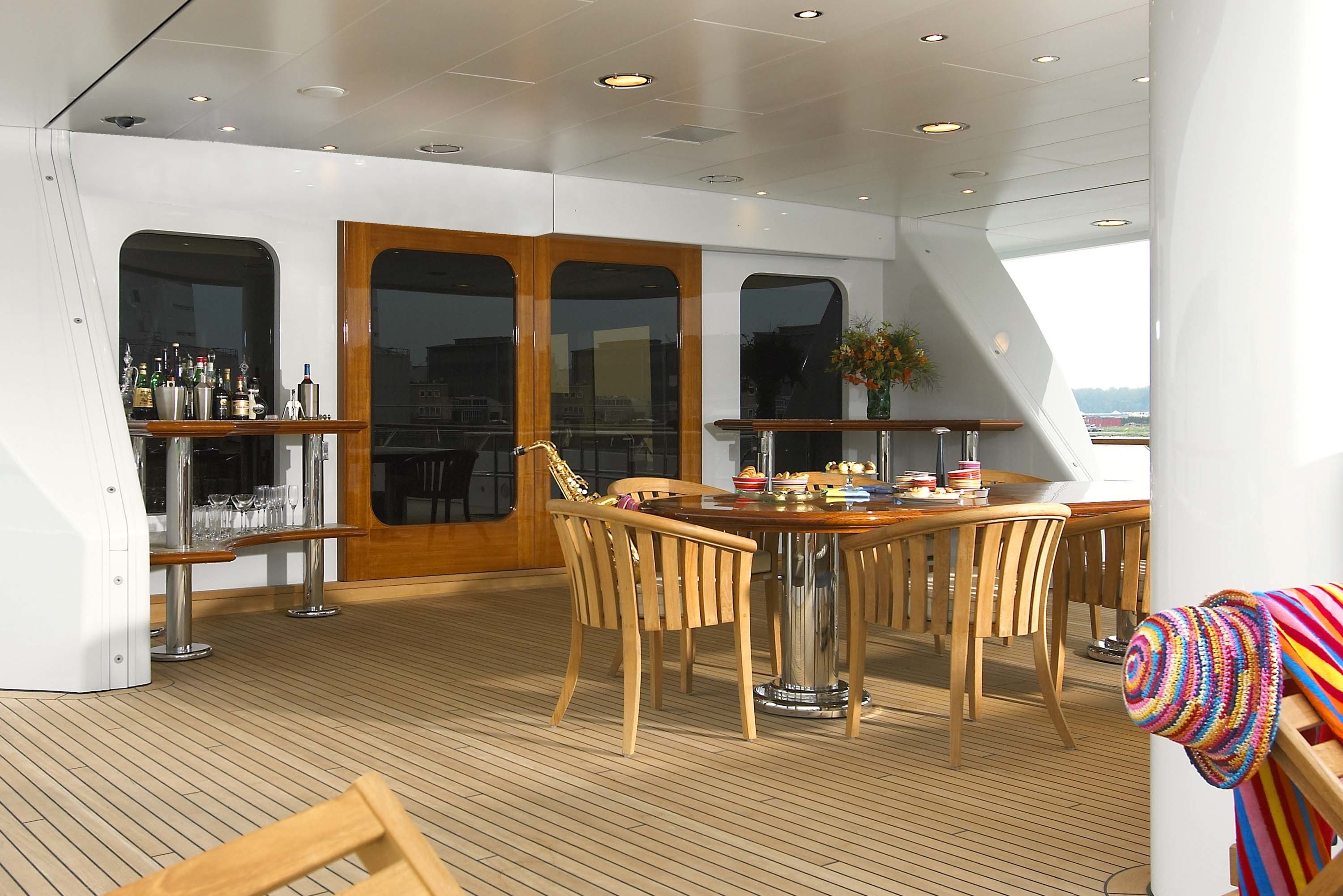 Yacht UTOPIA, Feadship | CHARTERWORLD Luxury Superyacht Charters